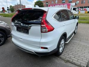White Honda CR-V 2016 in Riga, with an engine capacity of 1.60 L and mileage of 145 thousand km for 12450 €, photo 3 on AUTOMOTO.COM.LV
