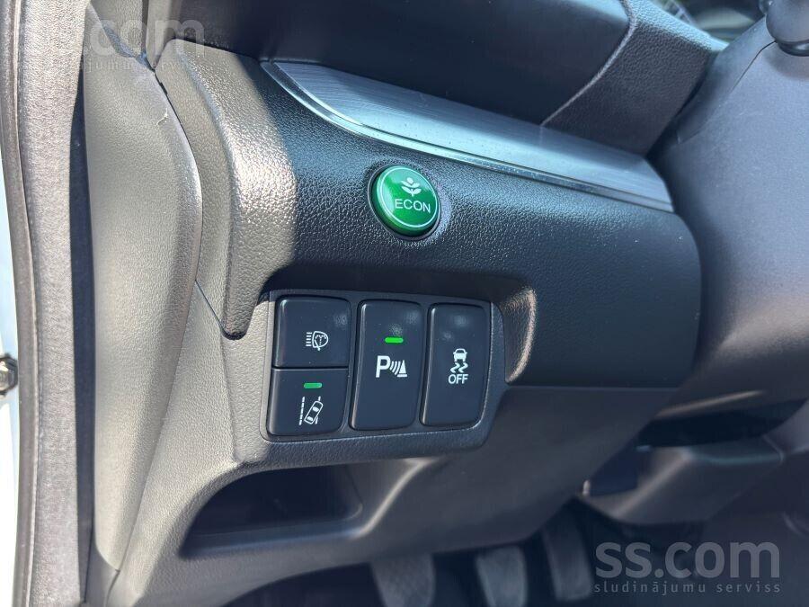 Balts Honda CR-V 2016 Rīga, ar dzinēja tilpumu 1.60 L un nobraukumu 145 tūkst. km par 13650 €, foto 18 vietnē AUTOMOTO.COM.LV