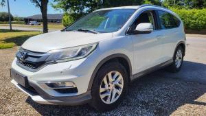 White Honda CR-V 2016 in Taurage, with an engine capacity of 1.60 L and mileage of 330 thousand km for 8450 €, photo 3 on AUTOMOTO.COM.LV
