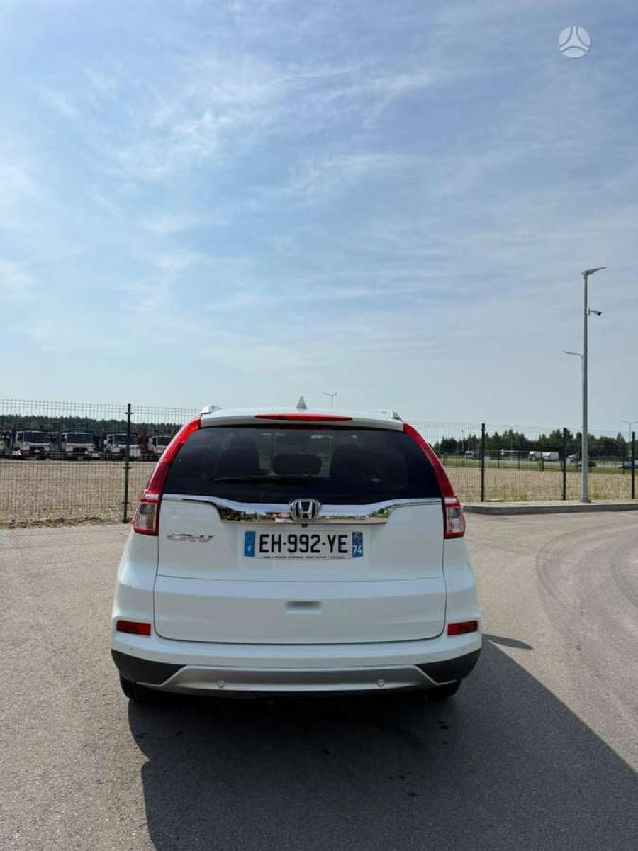 Balts Honda CR-V 2016 Tauragė, ar dzinēja tilpumu 1.60 L un nobraukumu 166 tūkst. km par 12900 €, foto 4 vietnē AUTOMOTO.COM.LV