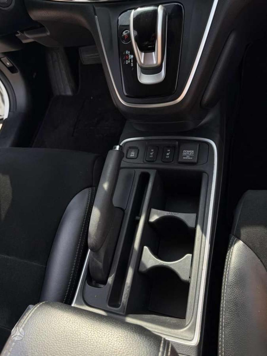 Balts Honda CR-V 2016 Tauragė, ar dzinēja tilpumu 1.60 L un nobraukumu 166 tūkst. km par 12900 €, foto 12 vietnē AUTOMOTO.COM.LV