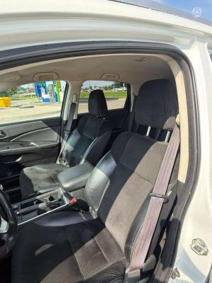Balts Honda CR-V 2016 Tauragė, ar dzinēja tilpumu 1.60 L un nobraukumu 166 tūkst. km par 12900 €, foto 13 vietnē AUTOMOTO.COM.LV