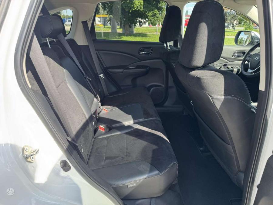 Balts Honda CR-V 2016 Tauragė, ar dzinēja tilpumu 1.60 L un nobraukumu 166 tūkst. km par 12800 €, foto 15 vietnē AUTOMOTO.COM.LV