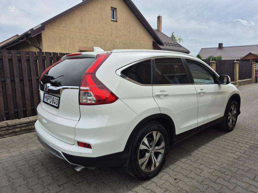 Balts Honda CR-V 2016 Viļņa, ar dzinēja tilpumu 1.60 L un nobraukumu 201 tūkst. km par 14500 €, foto 5 vietnē AUTOMOTO.COM.LV