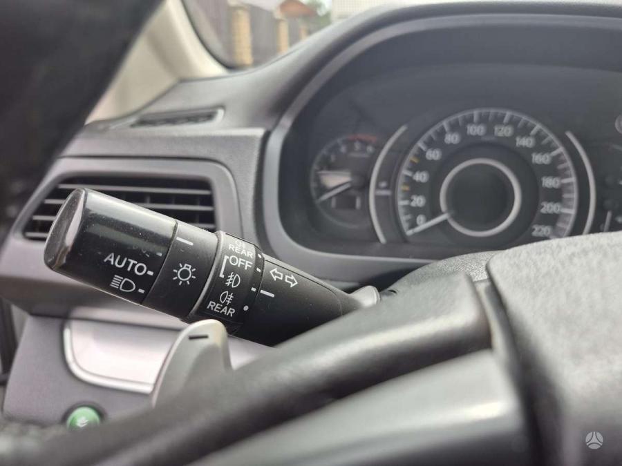 Balts Honda CR-V 2016 Viļņa, ar dzinēja tilpumu 1.60 L un nobraukumu 201 tūkst. km par 14500 €, foto 22 vietnē AUTOMOTO.COM.LV