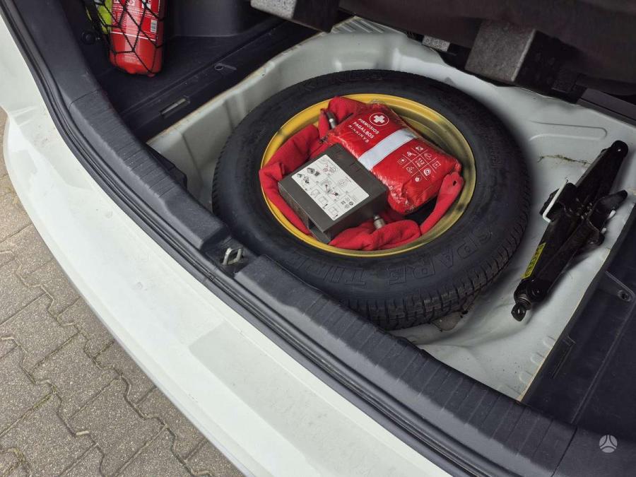 Balts Honda CR-V 2016 Viļņa, ar dzinēja tilpumu 1.60 L un nobraukumu 201 tūkst. km par 14500 €, foto 24 vietnē AUTOMOTO.COM.LV