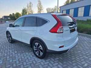 White Honda CR-V 2016 in Taurage, with an engine capacity of 1.60 L and mileage of 211 thousand km for 11000 €, photo 6 on AUTOMOTO.COM.LV