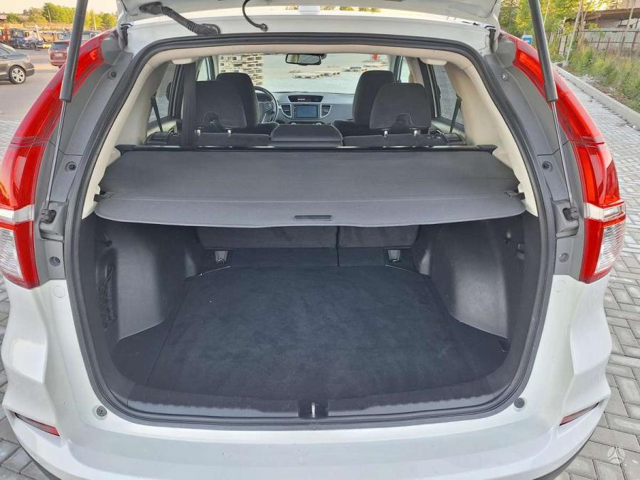 White Honda CR-V 2016 in Taurage, with an engine capacity of 1.60 L and mileage of 211 thousand km for 11000 €, photo 12 on AUTOMOTO.COM.LV