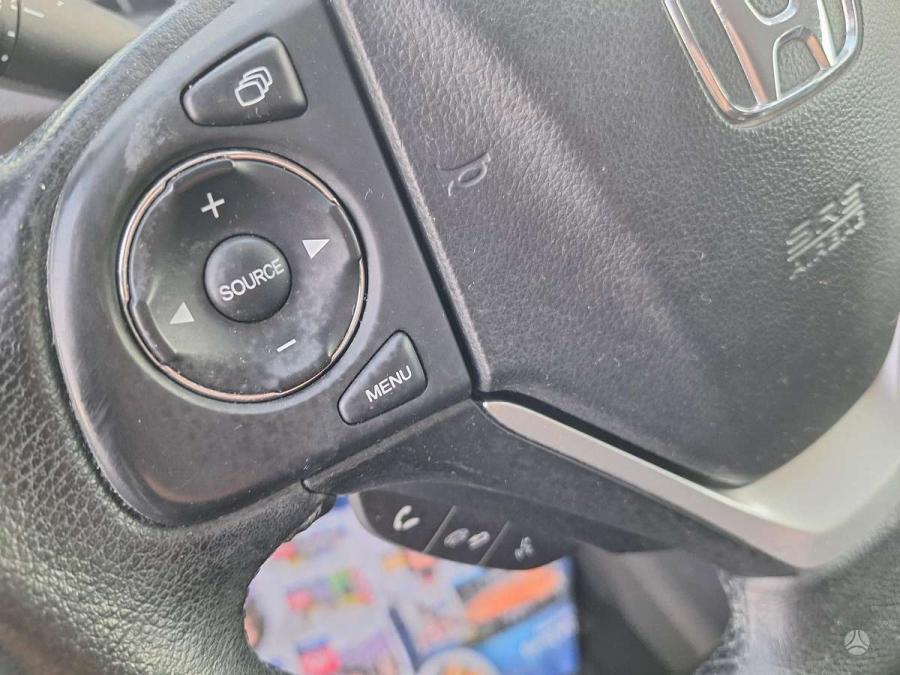 White Honda CR-V 2016 in Taurage, with an engine capacity of 1.60 L and mileage of 211 thousand km for 11000 €, photo 15 on AUTOMOTO.COM.LV
