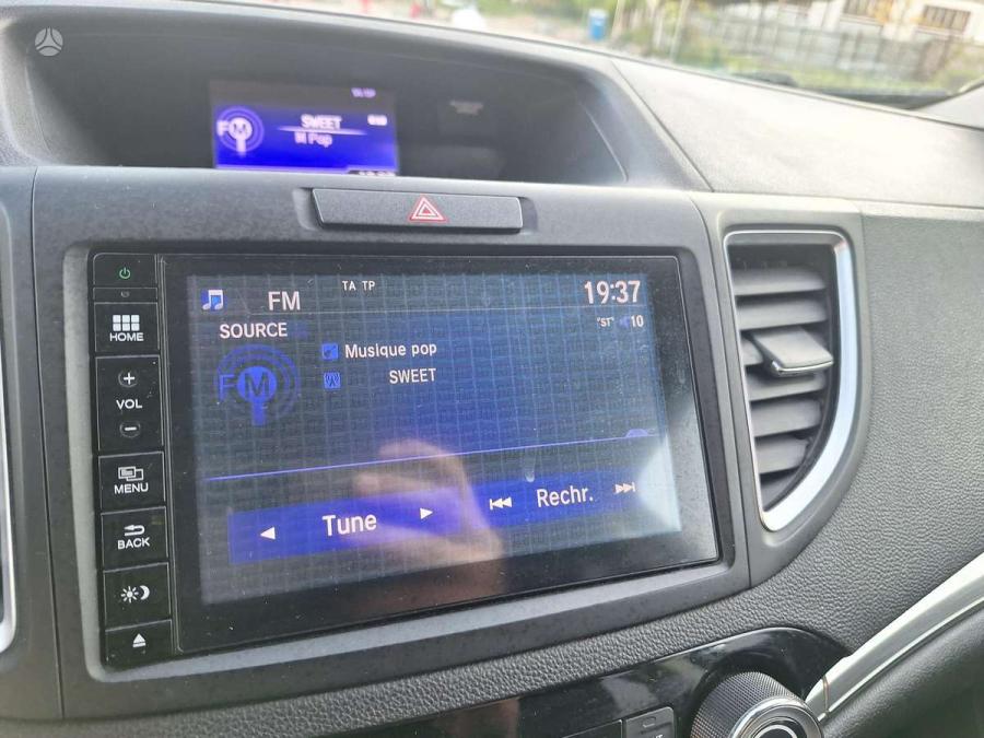 White Honda CR-V 2016 in Taurage, with an engine capacity of 1.60 L and mileage of 211 thousand km for 11000 €, photo 20 on AUTOMOTO.COM.LV