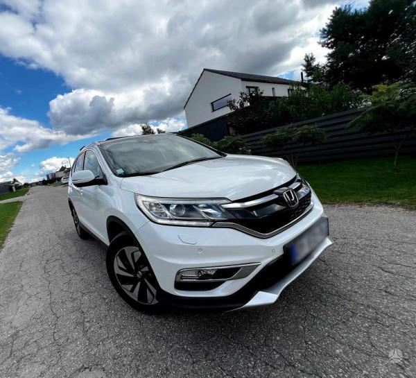 Хонда СРВ 2016 в Вильнюс на AUTOMOTO.COM.LV Белый Хонда СРВ 2016 в Вильнюс, объемом двигателя 1.60 л и пробегом 208 тыс. км за 13999 €, фото 3 на AUTOMOTO.COM.LV
