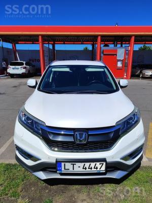 White Honda CR-V 2016 in Riga, with an engine capacity of 1.60 L and mileage of 192 thousand km for 13700 €, photo 10 on AUTOMOTO.COM.LV
