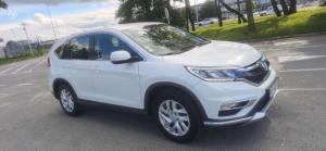 White Honda CR-V 2016 in Klaipeda, with an engine capacity of 1.60 L and mileage of 275 thousand km for 10400 €, photo 5 on AUTOMOTO.COM.LV