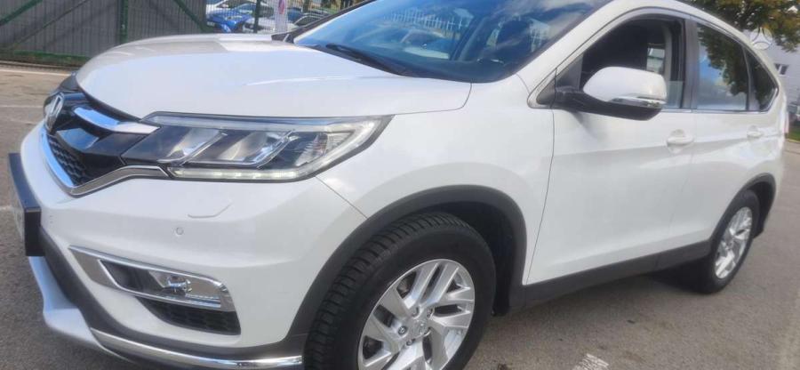 White Honda CR-V 2016 in Klaipeda, with an engine capacity of 1.60 L and mileage of 275 thousand km for 10400 €, photo 6 on AUTOMOTO.COM.LV