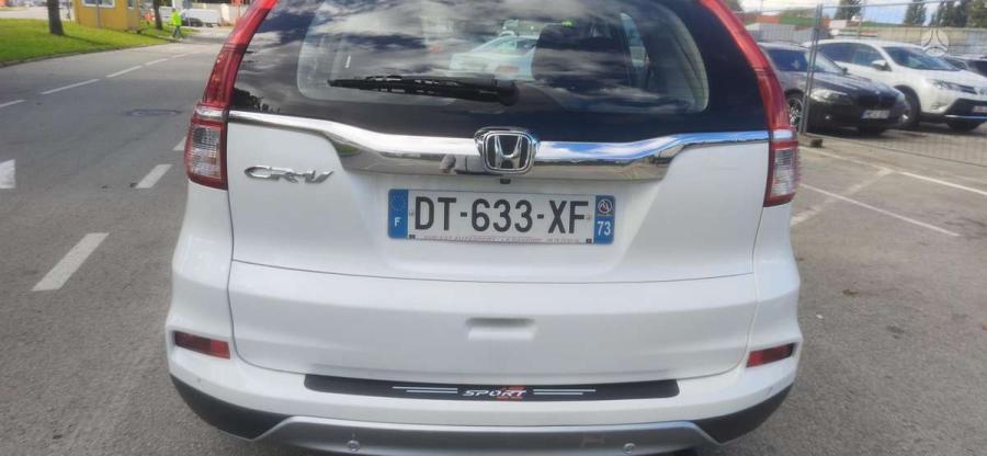 White Honda CR-V 2016 in Klaipeda, with an engine capacity of 1.60 L and mileage of 275 thousand km for 10400 €, photo 10 on AUTOMOTO.COM.LV