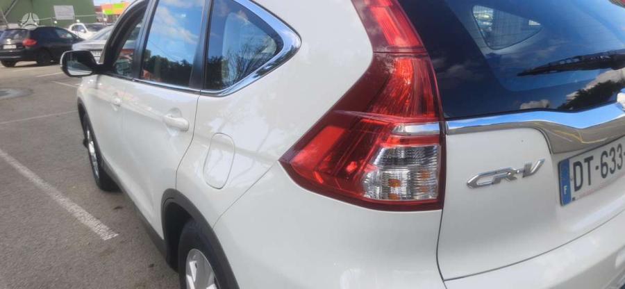 White Honda CR-V 2016 in Klaipeda, with an engine capacity of 1.60 L and mileage of 275 thousand km for 10400 €, photo 11 on AUTOMOTO.COM.LV