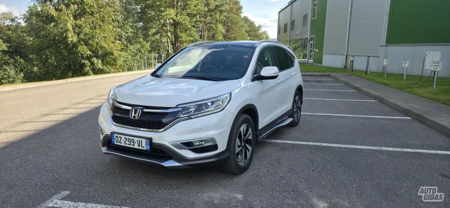 White Honda CR-V 2016 in Pabrade, with an engine capacity of 1.60 L and mileage of 255 thousand km for 12600 €, photo 4 on AUTOMOTO.COM.LV
