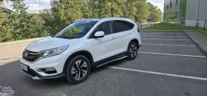 White Honda CR-V 2016 in Pabrade, with an engine capacity of 1.60 L and mileage of 255 thousand km for 12600 €, photo 7 on AUTOMOTO.COM.LV