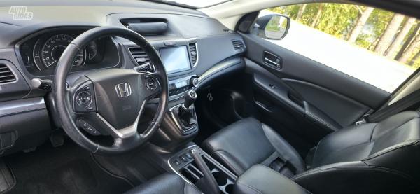 Honda CR-V 2016 in Pabrade on AUTOMOTO.COM.LV White Honda CR-V 2016 in Pabrade, with an engine capacity of 1.60 L and mileage of 255 thousand km for 12600 €, photo 11 on AUTOMOTO.COM.LV