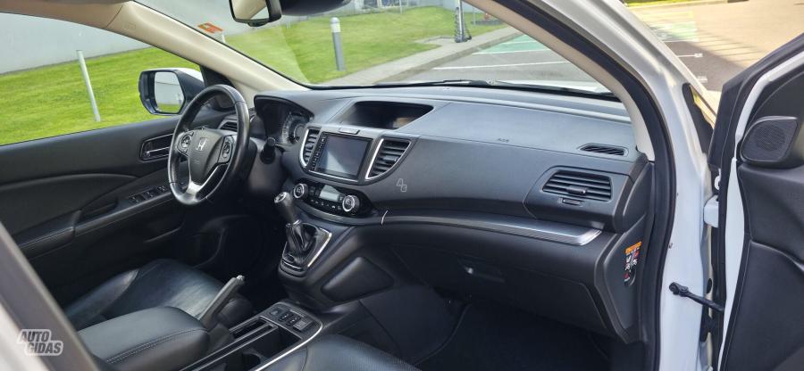 White Honda CR-V 2016 in Pabrade, with an engine capacity of 1.60 L and mileage of 255 thousand km for 12600 €, photo 12 on AUTOMOTO.COM.LV
