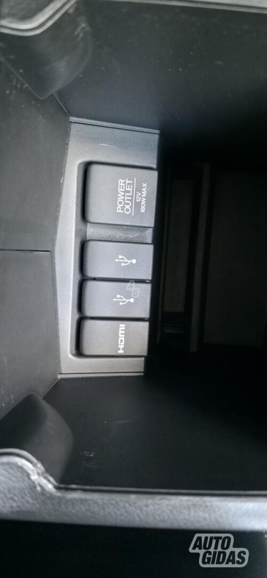 White Honda CR-V 2016 in Pabrade, with an engine capacity of 1.60 L and mileage of 255 thousand km for 12600 €, photo 22 on AUTOMOTO.COM.LV