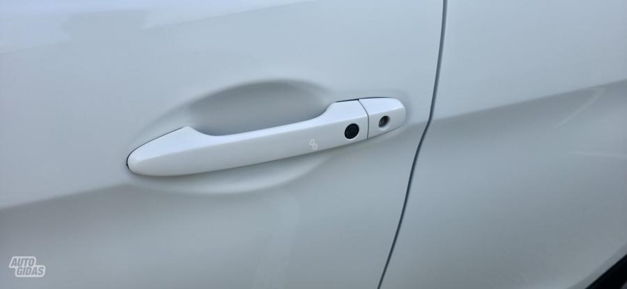White Honda CR-V 2016 in Pabrade, with an engine capacity of 1.60 L and mileage of 255 thousand km for 12600 €, photo 31 on AUTOMOTO.COM.LV