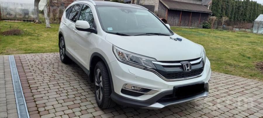 Balts Honda CR-V 2017 Liepāja, ar dzinēja tilpumu 1.60 L un nobraukumu 196 tūkst. km par 12900 €, foto 1 vietnē AUTOMOTO.COM.LV
