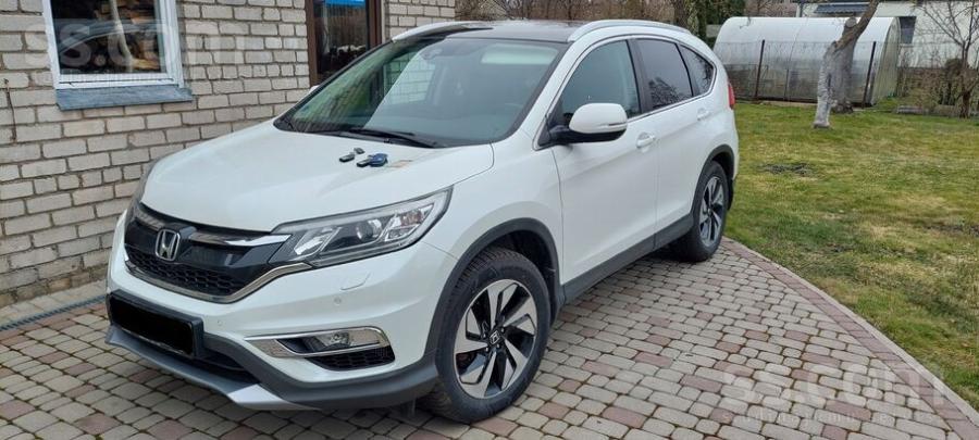 Balts Honda CR-V 2017 Liepāja, ar dzinēja tilpumu 1.60 L un nobraukumu 196 tūkst. km par 12900 €, foto 2 vietnē AUTOMOTO.COM.LV