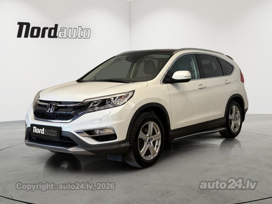 White Honda CR-V 2017 in Tallinn, with an engine capacity of 1.60 L and mileage of 184 thousand km for 15900 €, photo 1 on AUTOMOTO.COM.LV