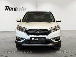 White Honda CR-V 2017 in Tallinn, with an engine capacity of 1.60 L and mileage of 184 thousand km for 15900 €, photo 4 on AUTOMOTO.COM.LV