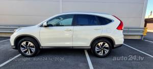 White Honda CR-V 2017 in Tallinn, with an engine capacity of 1.60 L and mileage of 134 thousand km for 17850 €, photo 5 on AUTOMOTO.COM.LV