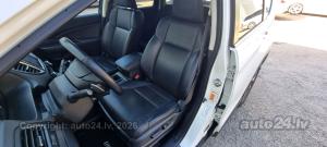 White Honda CR-V 2017 in Tallinn, with an engine capacity of 1.60 L and mileage of 134 thousand km for 17850 €, photo 14 on AUTOMOTO.COM.LV