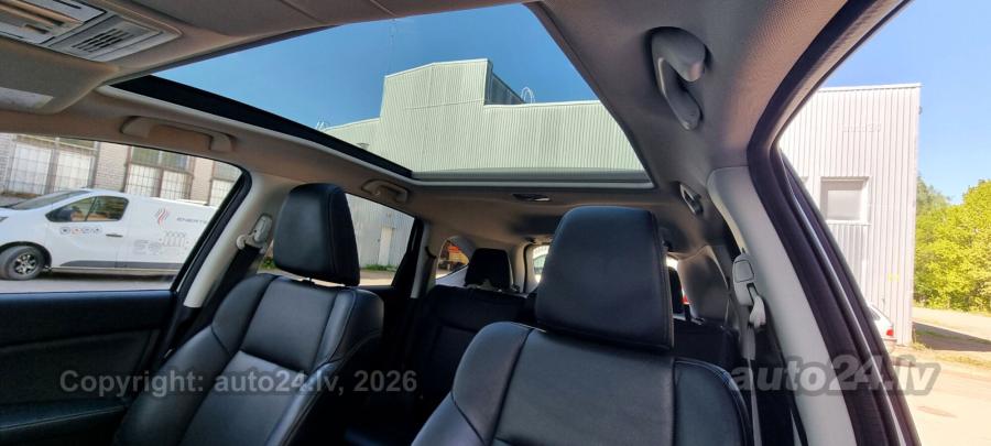 White Honda CR-V 2017 in Tallinn, with an engine capacity of 1.60 L and mileage of 134 thousand km for 17850 €, photo 16 on AUTOMOTO.COM.LV