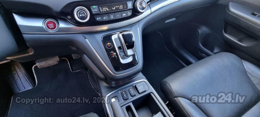 White Honda CR-V 2017 in Tallinn, with an engine capacity of 1.60 L and mileage of 134 thousand km for 17850 €, photo 18 on AUTOMOTO.COM.LV