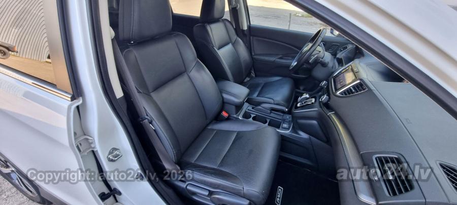 White Honda CR-V 2017 in Tallinn, with an engine capacity of 1.60 L and mileage of 134 thousand km for 17850 €, photo 22 on AUTOMOTO.COM.LV