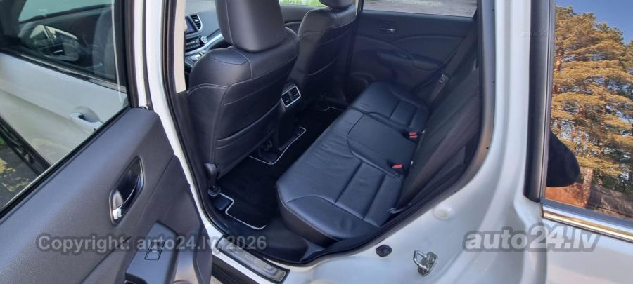 White Honda CR-V 2017 in Tallinn, with an engine capacity of 1.60 L and mileage of 134 thousand km for 17850 €, photo 23 on AUTOMOTO.COM.LV