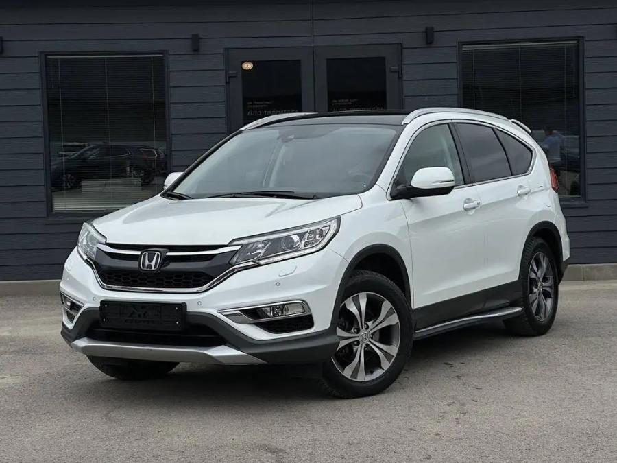 White Honda CR-V 2017 in Jelgava, with an engine capacity of 1.60 L and mileage of 250 thousand km for 14950 €, photo 4 on AUTOMOTO.COM.LV