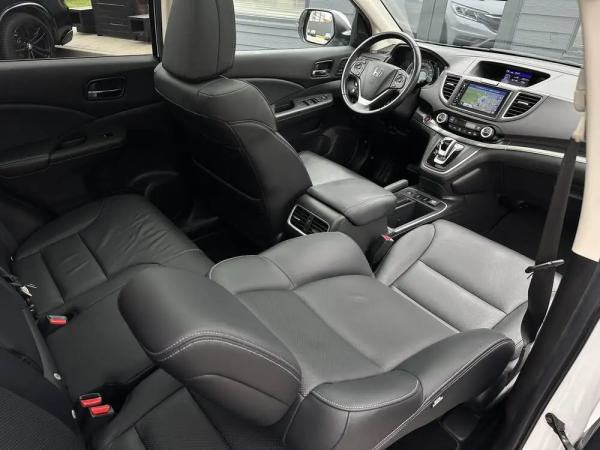 Balts Honda CR-V 2017 Jelgava, ar dzinēja tilpumu 1.60 L un nobraukumu 250 tūkst. km par 14950 €, foto 6 vietnē AUTOMOTO.COM.LV