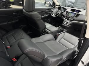 White Honda CR-V 2017 in Jelgava, with an engine capacity of 1.60 L and mileage of 250 thousand km for 14950 €, photo 7 on AUTOMOTO.COM.LV