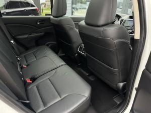 White Honda CR-V 2017 in Jelgava, with an engine capacity of 1.60 L and mileage of 250 thousand km for 14950 €, photo 9 on AUTOMOTO.COM.LV
