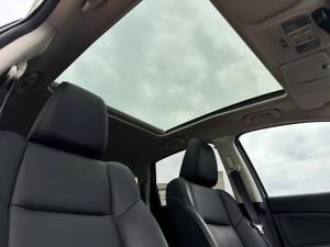 White Honda CR-V 2017 in Jelgava, with an engine capacity of 1.60 L and mileage of 250 thousand km for 14950 €, photo 12 on AUTOMOTO.COM.LV