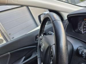White Honda CR-V 2017 in Utena, with an engine capacity of 1.60 L and mileage of 224 thousand km for 12990 €, photo 13 on AUTOMOTO.COM.LV