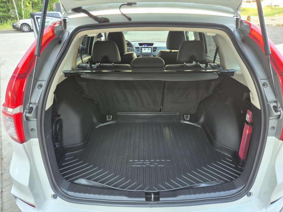 White Honda CR-V 2017 in Utena, with an engine capacity of 1.60 L and mileage of 224 thousand km for 12990 €, photo 19 on AUTOMOTO.COM.LV