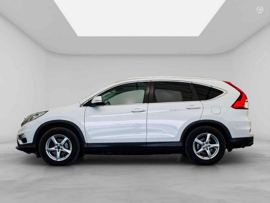 White Honda CR-V 2017 in Kaunas, with an engine capacity of 1.60 L and mileage of 258 thousand km for 12990 €, photo 4 on AUTOMOTO.COM.LV