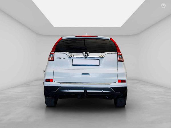 White Honda CR-V 2017 in Kaunas, with an engine capacity of 1.60 L and mileage of 258 thousand km for 12990 €, photo 5 on AUTOMOTO.COM.LV