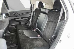 White Honda CR-V 2017 in Kaunas, with an engine capacity of 1.60 L and mileage of 258 thousand km for 12990 €, photo 12 on AUTOMOTO.COM.LV