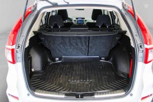 White Honda CR-V 2017 in Kaunas, with an engine capacity of 1.60 L and mileage of 258 thousand km for 12990 €, photo 17 on AUTOMOTO.COM.LV