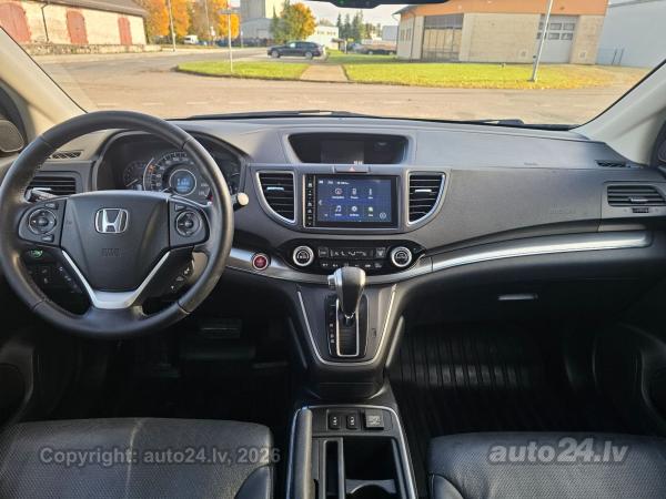 White Honda CR-V 2017 in Paide, with an engine capacity of 2.00 L and mileage of 169 thousand km for 15990 €, photo 9 on AUTOMOTO.COM.LV