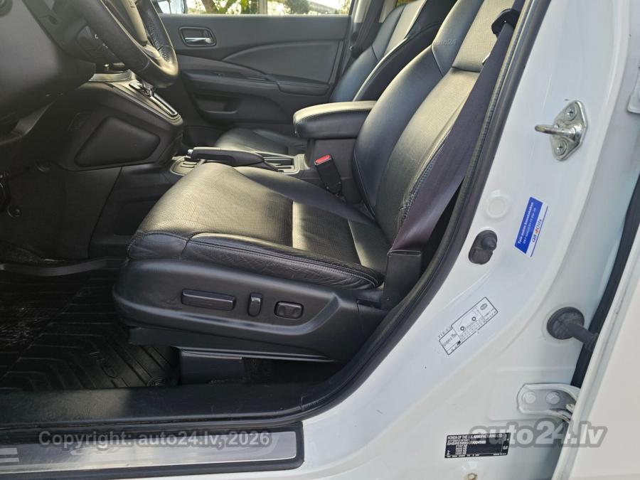 Balts Honda CR-V 2017 Paide, ar dzinēja tilpumu 2.00 L un nobraukumu 169 tūkst. km par 15990 €, foto 24 vietnē AUTOMOTO.COM.LV