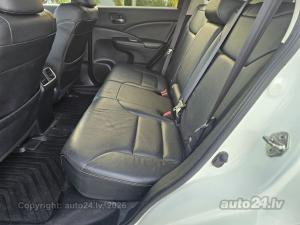 Balts Honda CR-V 2017 Paide, ar dzinēja tilpumu 2.00 L un nobraukumu 169 tūkst. km par 15990 €, foto 26 vietnē AUTOMOTO.COM.LV